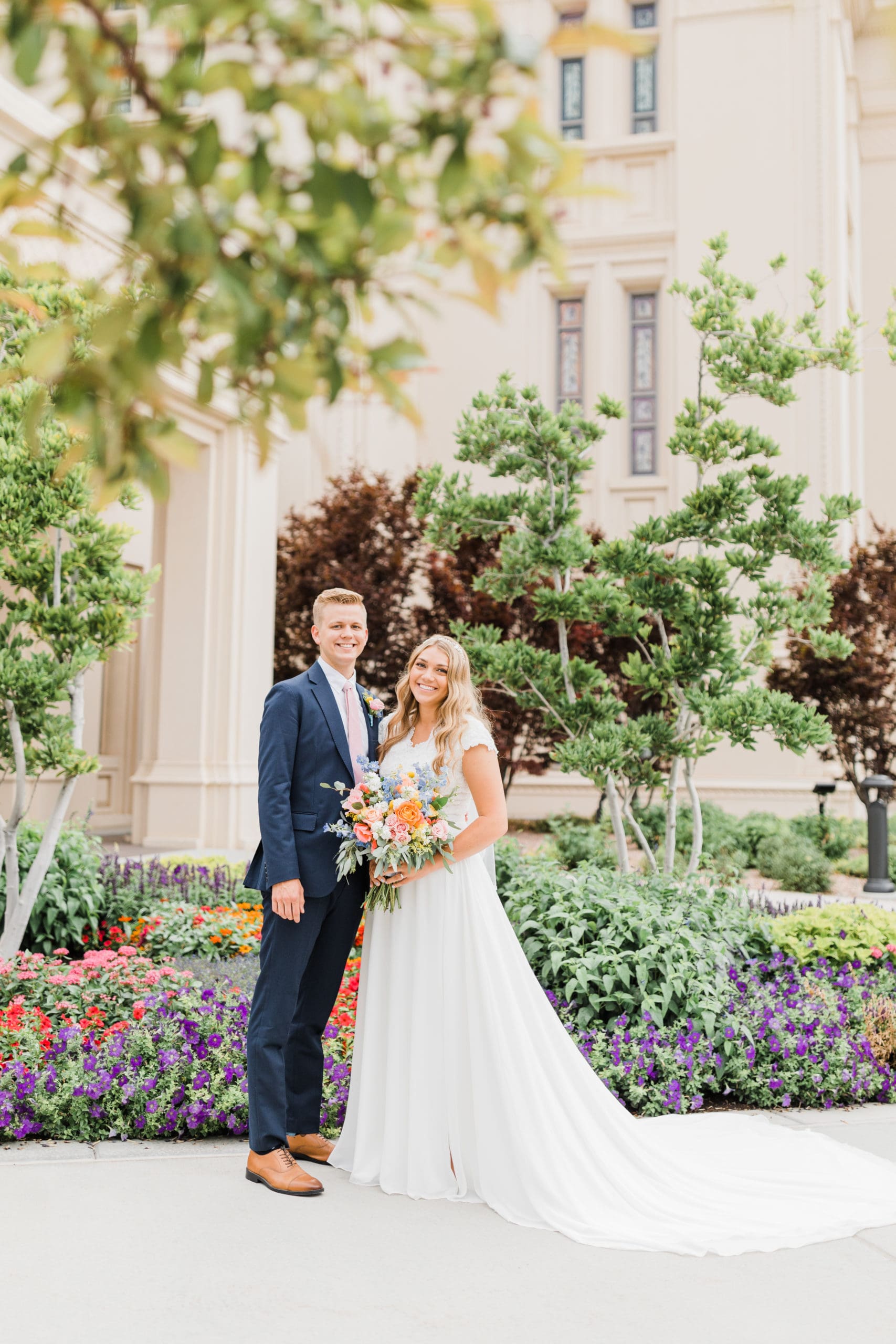 Bridal Photo Session & Gorgeous Payson Temple Wedding | The Selanders ...